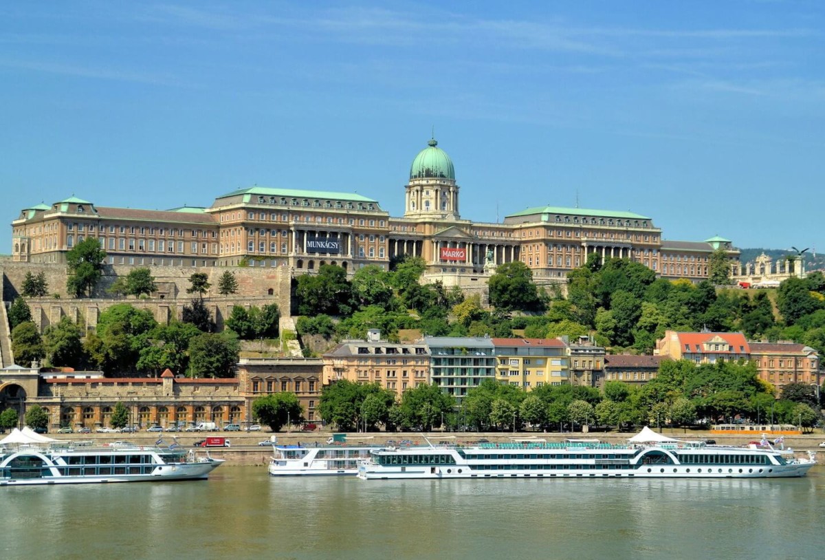Top 10 Places to Visit in Budapest | Touristically